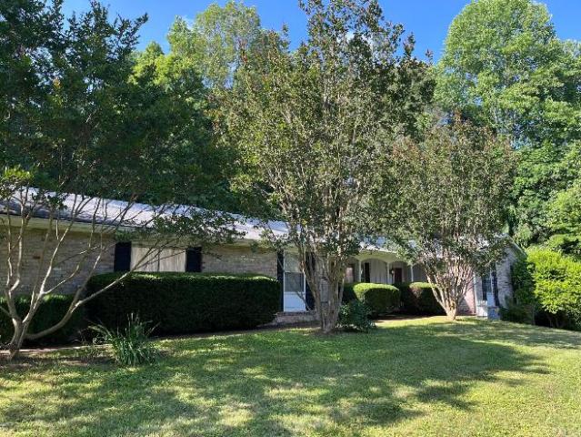 3 Br, 3 bath, Single Family 112 Mockingbird Dr