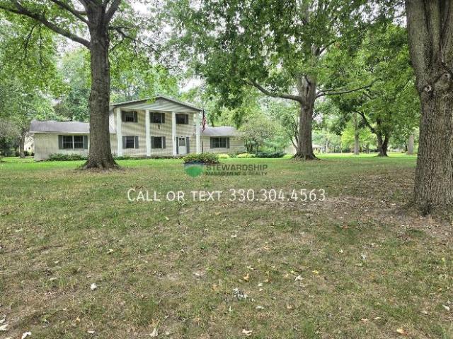 3 Br, 3 bath, Single Family 11877 William Penn Ave NE