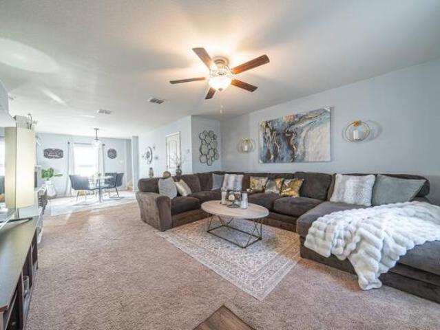 3 Br, 3 bath, Single Family 11922 Lake Parker