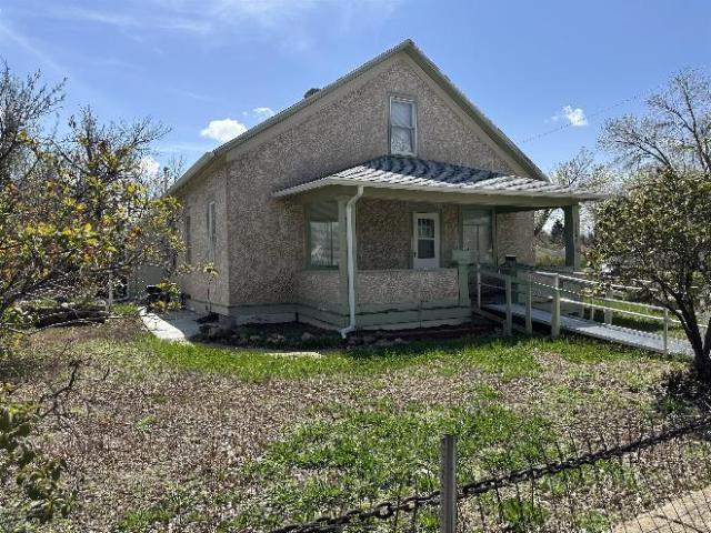 3 Br, 3 bath, Single Family 1200 3rd Street