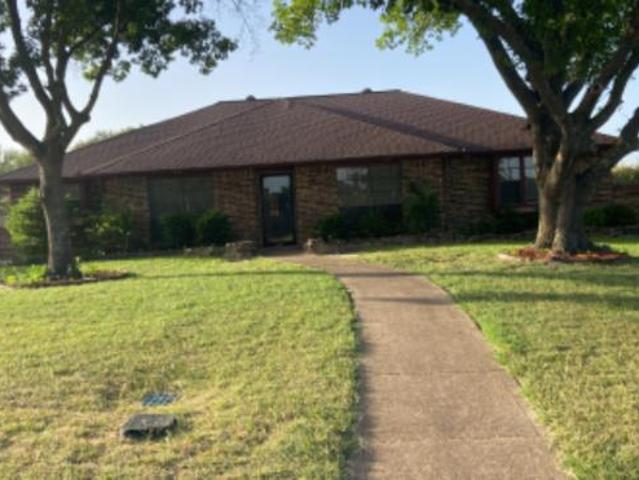 3 Br, 3 bath, Single Family 1201 Post Oak Ln