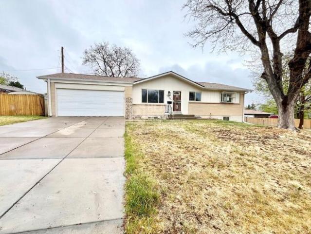 3 Br, 3 bath, Single Family 12115 W New Mexico Ave