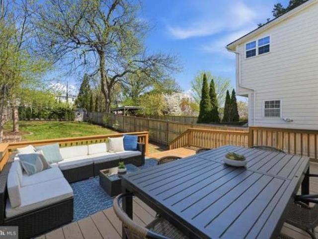 3 Br, 3 bath, Single Family 1215 Hamilton St NW