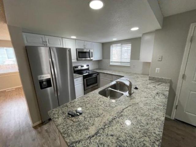 3 Br, 3 bath, Single Family 12279 Glencoe St