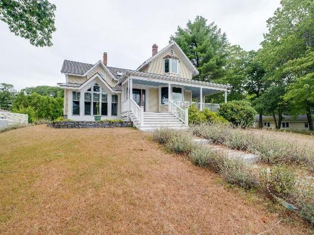 3 Br, 3 bath, Single Family 1235 Shore Road
