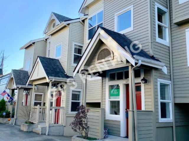 3 Br, 3 bath, Single Family 12527 27th Ave NE