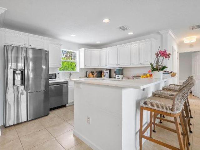 3 Br, 3 bath, Single Family 125 Gregory Place