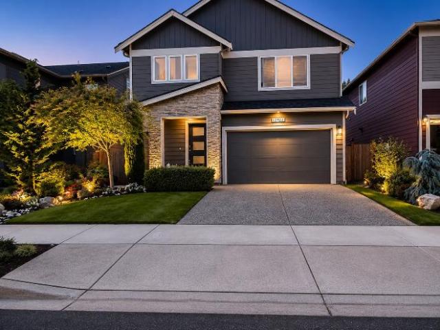 3 Br, 3 bath, Single Family 12928 173rd Dr SE