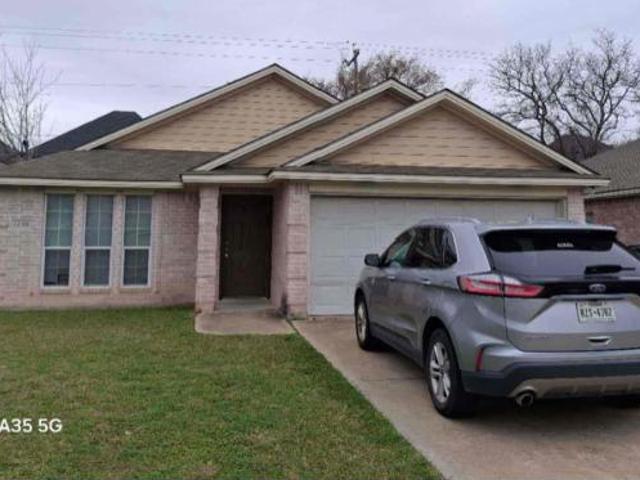 3 Br, 3 bath, Single Family 129 Richards St