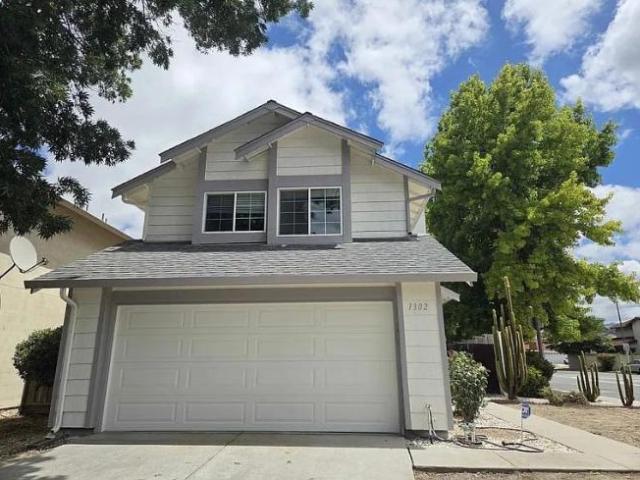 3 Br, 3 bath, Single Family 1302 Araujo St