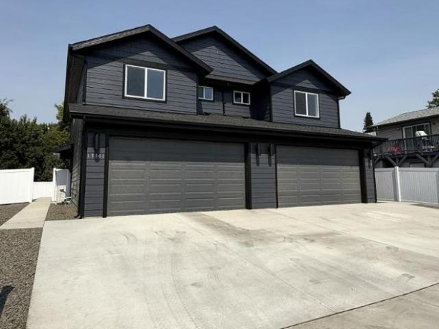 3 Br, 3 bath, Single Family 13301 E Alki Ave