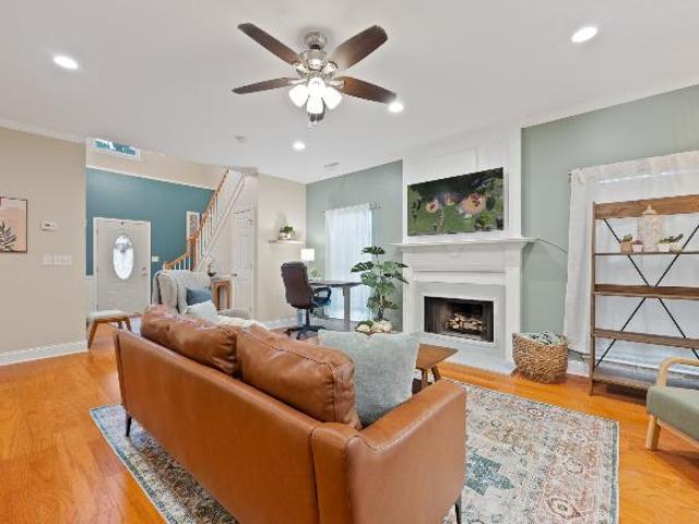 3 Br, 3 bath, Single Family 13581 Weycroft Circle
