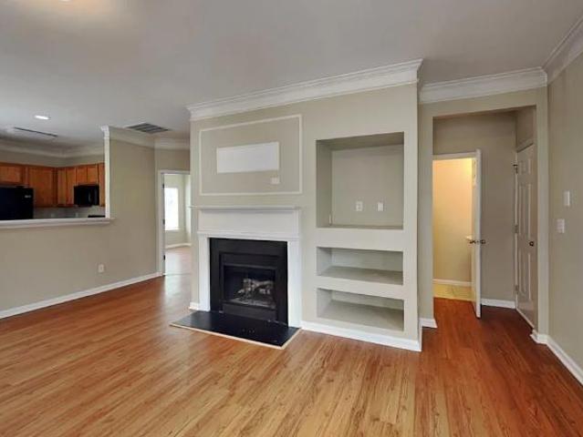 3 Br, 3 bath, Single Family 1361 Raven Rock Trl NW