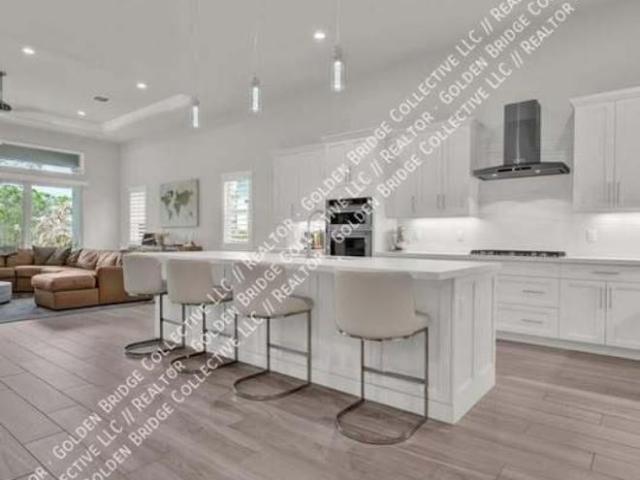 3 Br, 3 bath, Single Family 138 SE Palma St