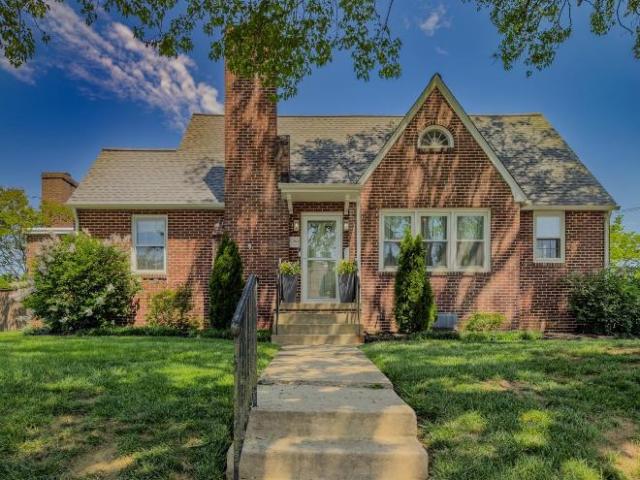 3 Br, 3 bath, Single Family 1 W 14th St