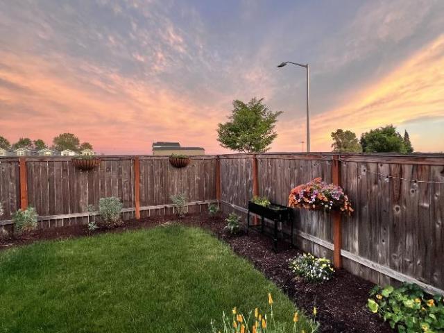 3 Br, 3 bath, Single Family 242 E Wayno Way