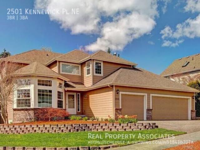 3 Br, 3 bath, Single Family 2501 Kennewick Pl NE