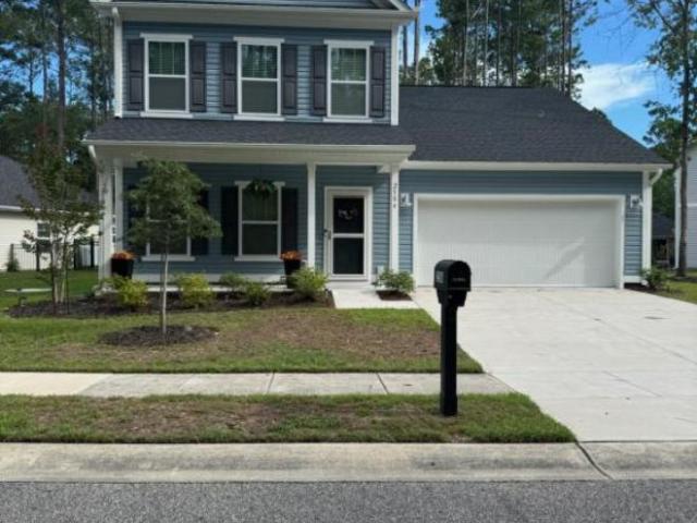 3 Br, 3 bath, Single Family 2586 Provence Dr SE