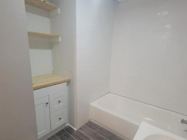 3 Br, 3 bath, Single Family 25 Sw 89th St