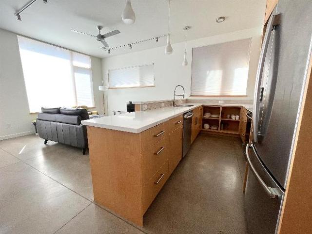 3 Br, 3 bath, Single Family 2743 Friendly Alley