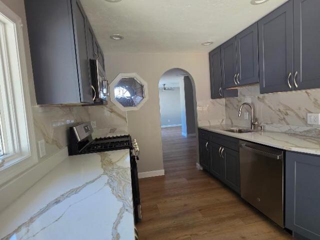 3 Br, 3 bath, Single Family 27 Carver St