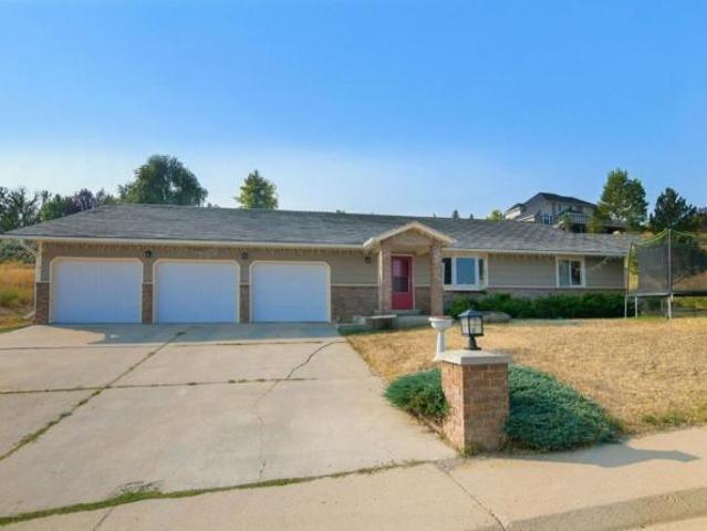 3 Br, 3 bath, Single Family 2888 Pine Ridge Dr