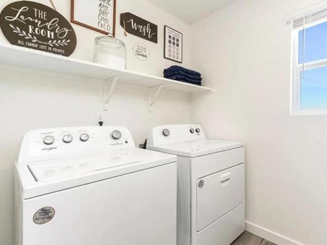 3 Br, 3 bath, Single Family 2000 Rydall Cir