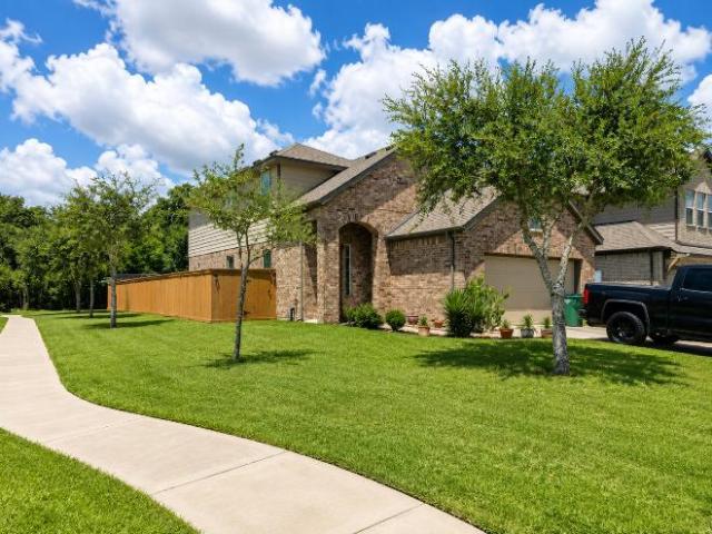 3 Br, 3 bath, Single Family 2001 Acklen Run Dr