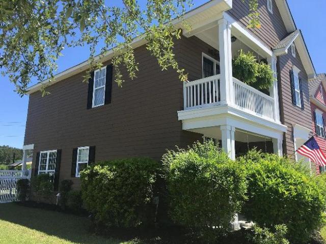 3 Br, 3 bath, Single Family 201 Hyacinth St