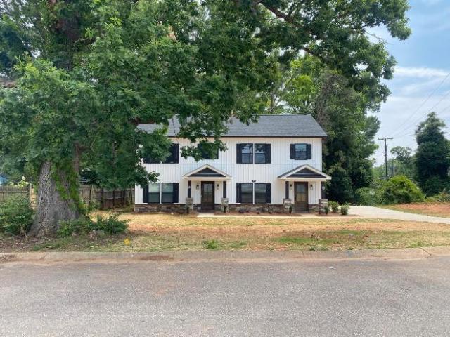 3 Br, 3 bath, Single Family 207 Potts St