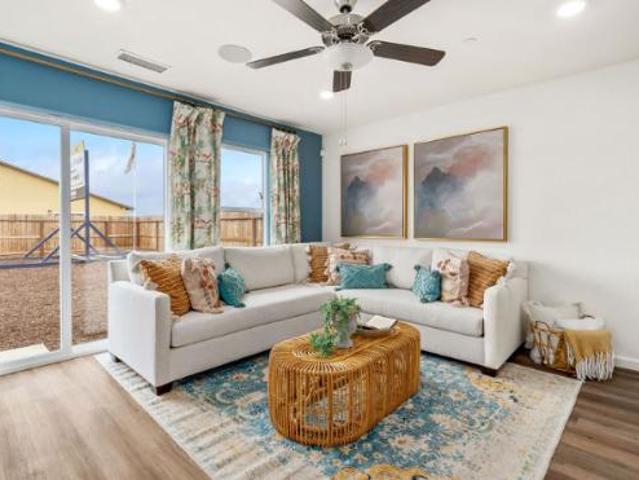3 Br, 3 bath, Single Family 2043 W Pleasant Ave