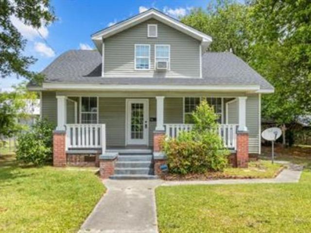 3 Br, 3 bath, Single Family 205 East 13th Street