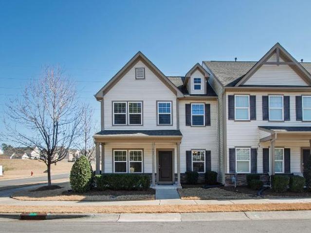3 Br, 3 bath, Single Family 205 Hamlet Place