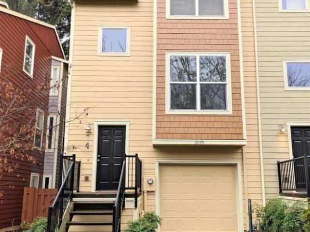 3 Br, 3 bath, Single Family 2095 NE Sheffield Ave