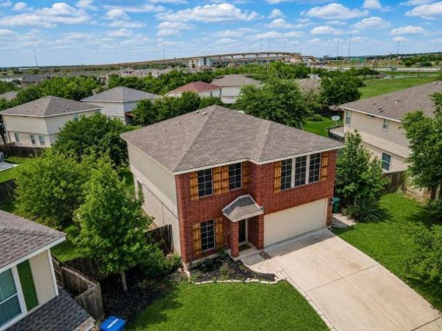 3 Br, 3 bath, Single Family 209 Ring Of Roses