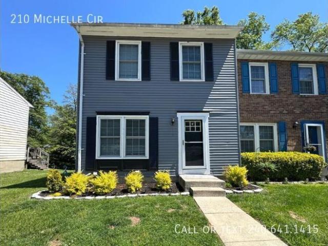 3 Br, 3 bath, Single Family 210 Michelle Cir