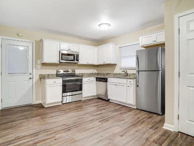 3 Br, 3 bath, Single Family 2138 Springdale Rd Sw