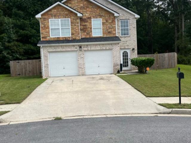 3 Br, 3 bath, Single Family 215 Horseman Run