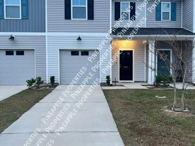 3 Br, 3 bath, Single Family 218 Buchanan Cir