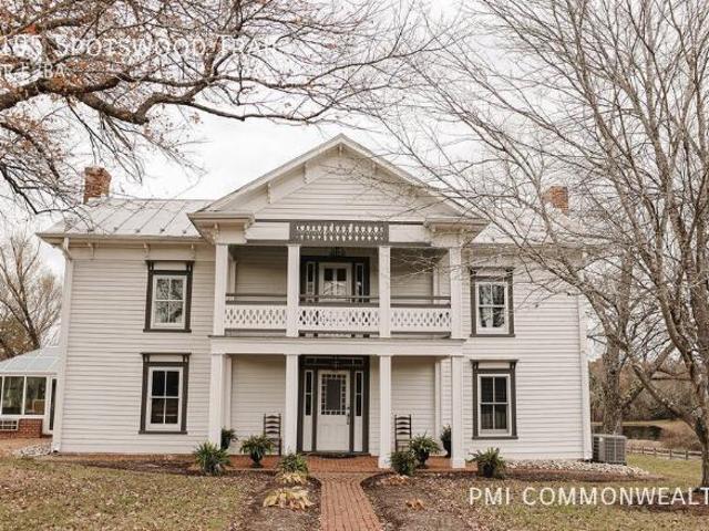 3 Br, 3 bath, Single Family 2195 Spotswood Trail