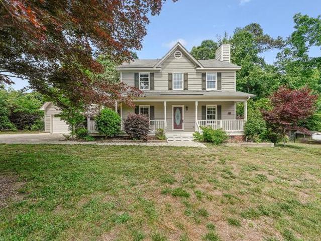 3 Br, 3 bath, Single Family 223 Wintergreen Dr