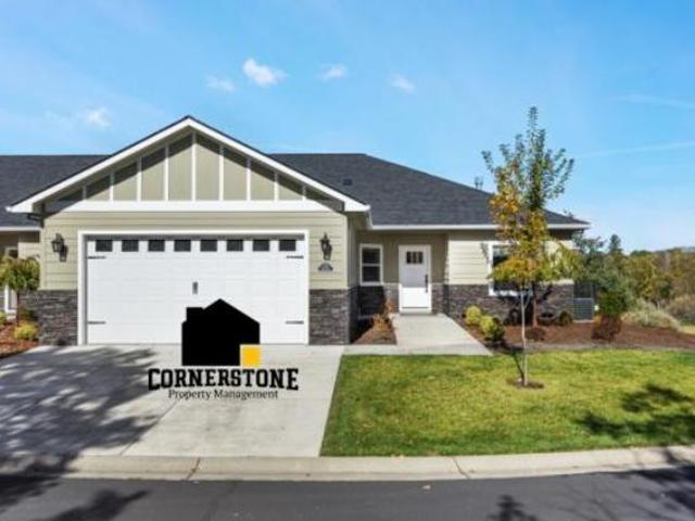 3 Br, 3 bath, Single Family 221 Skyhawk Drive