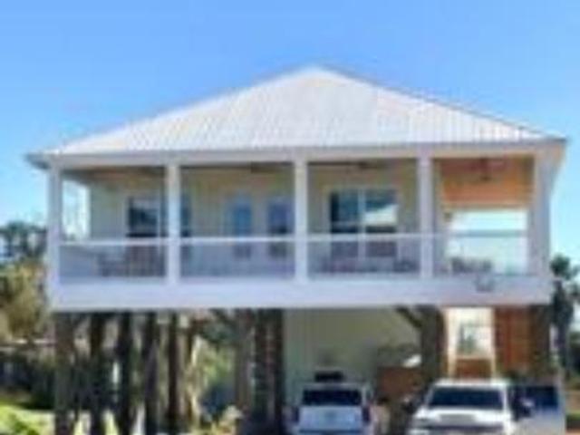 3 Br, 3 bath, Single Family 224 Court St