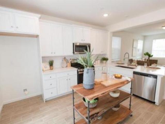 3 Br, 3 bath, Single Family 2268 N Columbus Drive