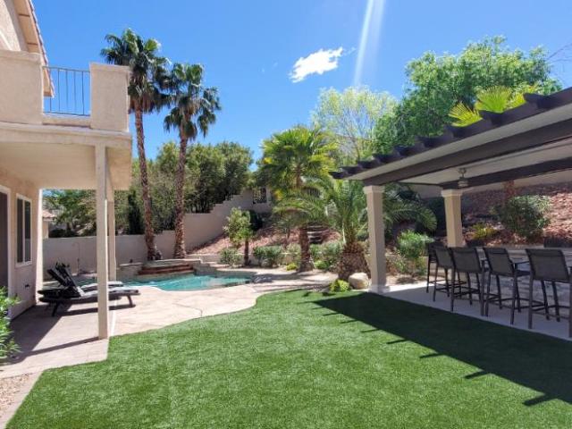 3 Br, 3 bath, Single Family 2273 Surrey Meadows Ave