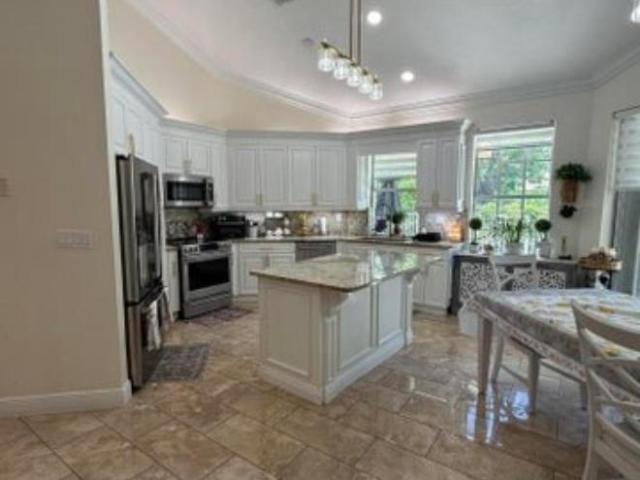 3 Br, 3 bath, Single Family 2385 Sunderland Avenue