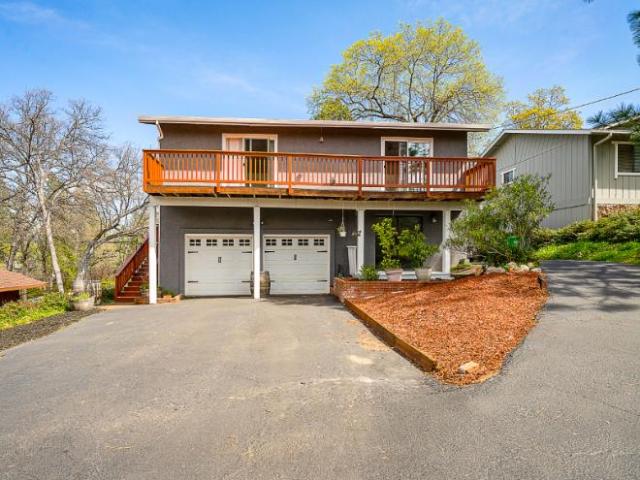 3 Br, 3 bath, Single Family 23889 Oakmont Way
