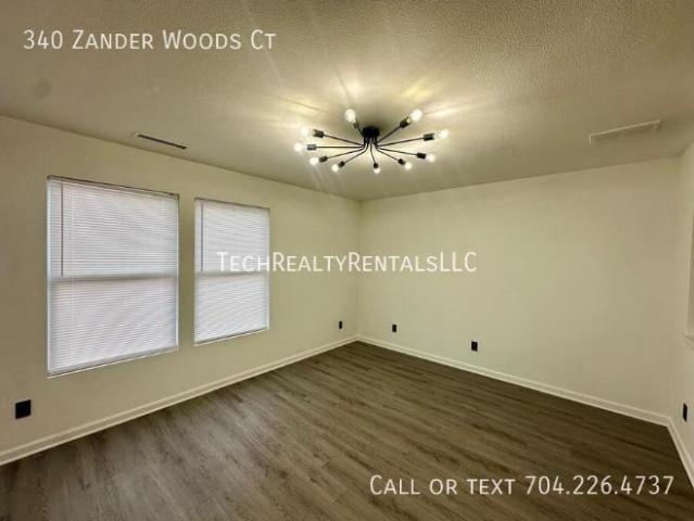 3 Br, 3 bath, Single Family 340 Zander Woods Ct