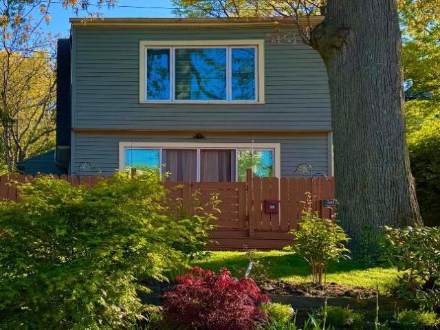 3 Br, 3 bath, Single Family 341 Riverdale Dr
