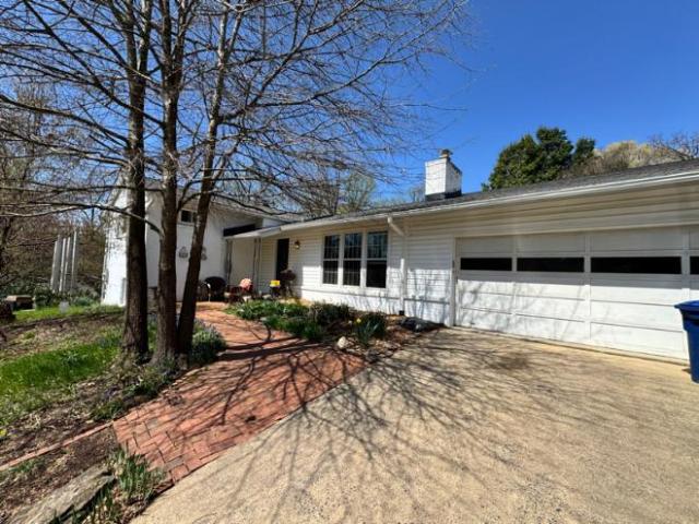 3 Br, 3 bath, Single Family 3452 Quaker Ct
